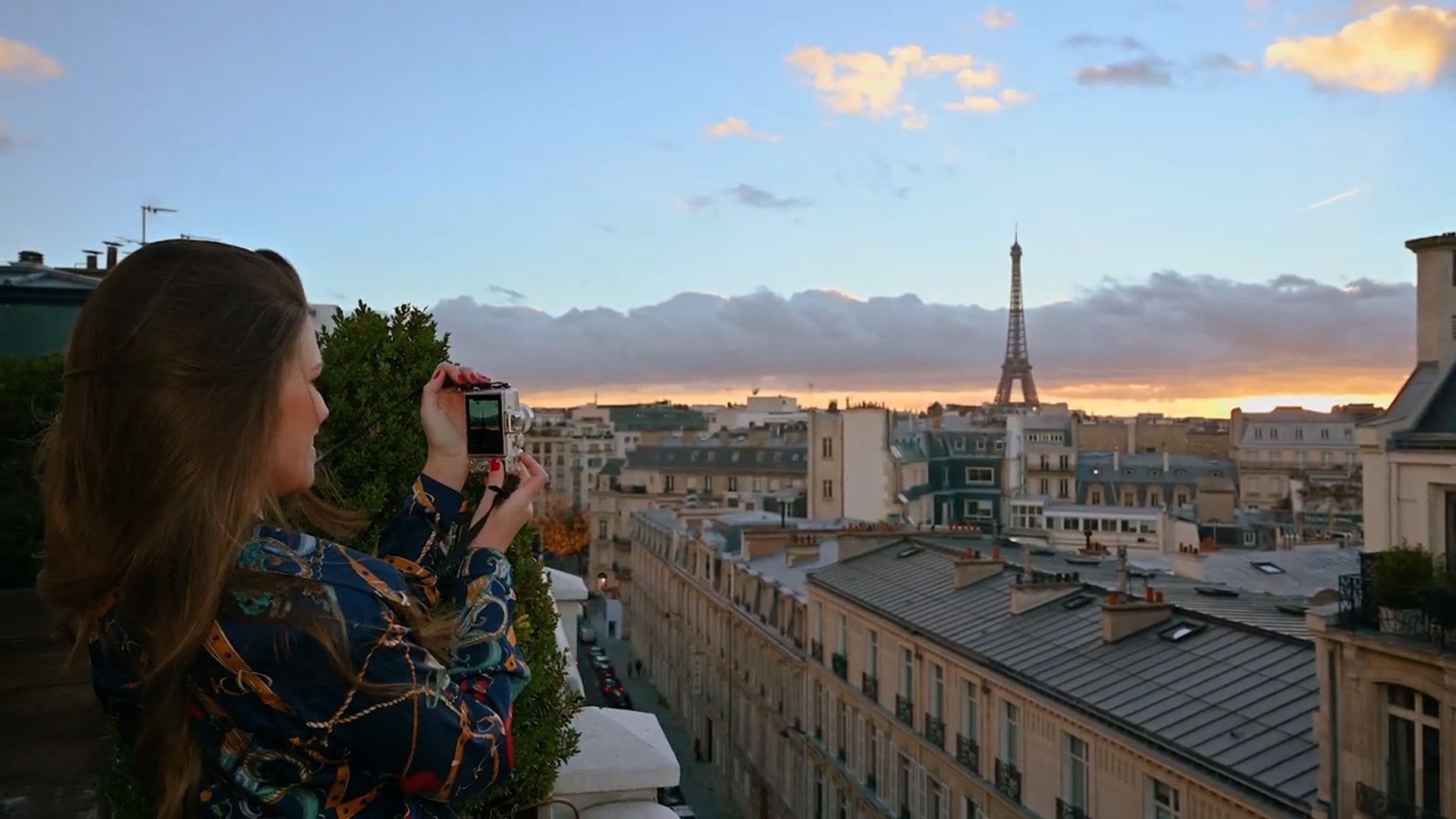 Marignan Champs-Elysées | Contact | Luxury hotel Eiffel Tower view