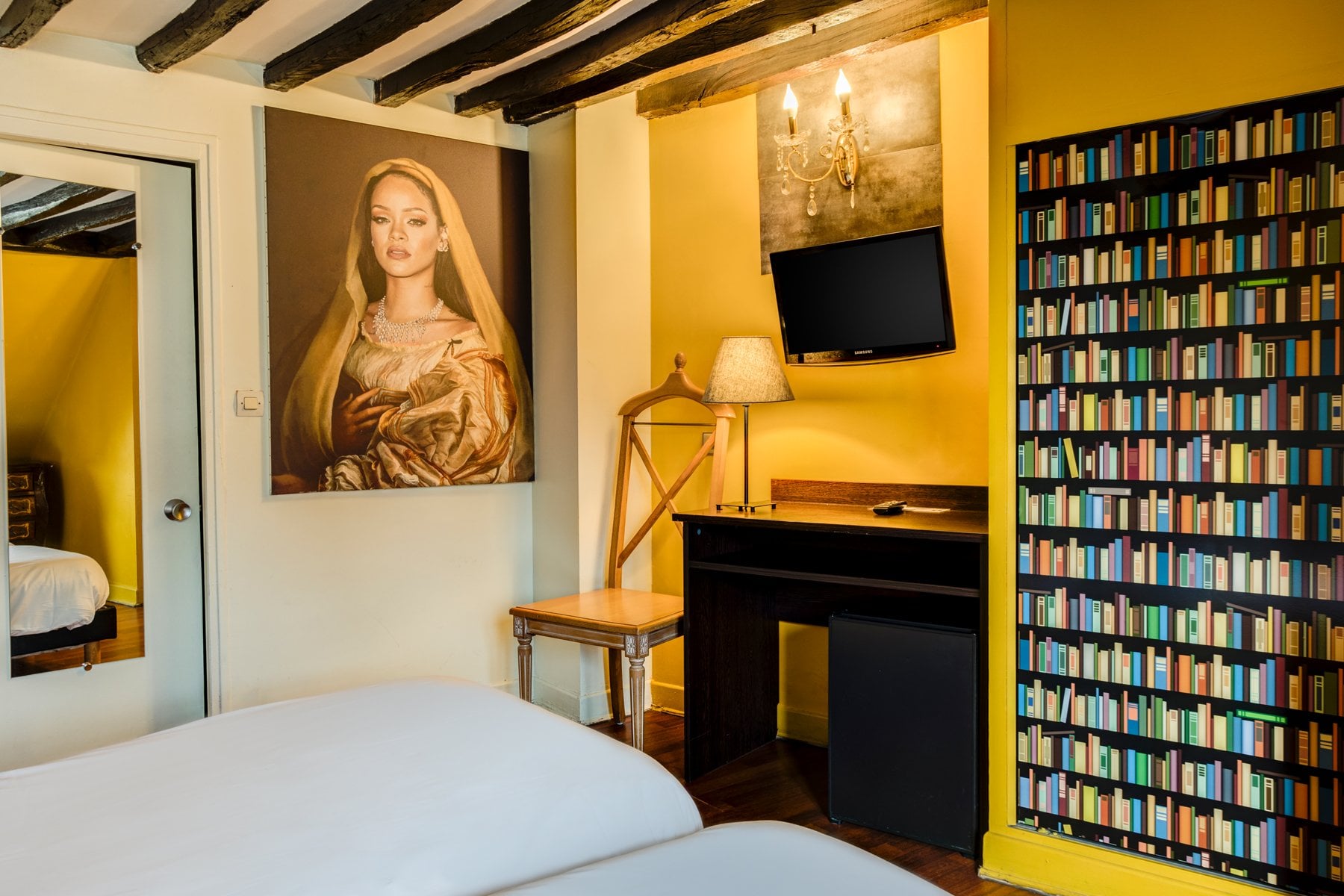 ABSOLUTE HOTEL