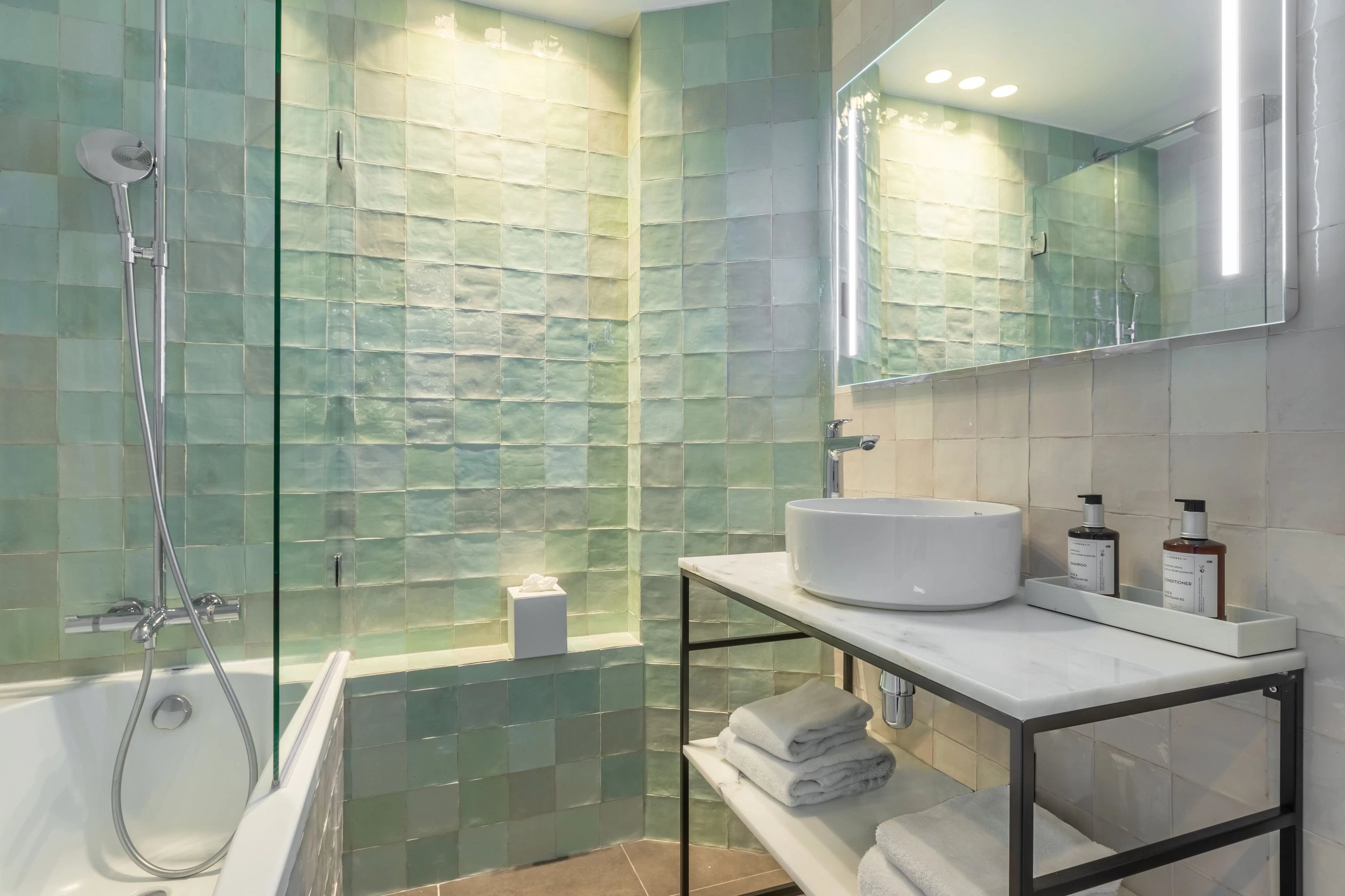 voco® Paris Montparnasse | Rooms | Hotel with terrace Paris